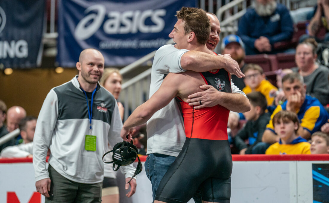 Four area wrestlers reach AA state finals, with plenty surviving Day 2 ...